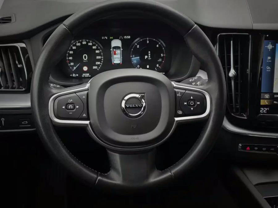 White Volvo XC60 2020 in Riga, with an engine capacity of 2.00 L and mileage of 223 thousand km for 19300 €, photo 10 on AUTOMOTO.COM.LV