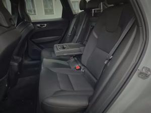 White Volvo XC60 2020 in Riga, with an engine capacity of 2.00 L and mileage of 223 thousand km for 19300 €, photo 19 on AUTOMOTO.COM.LV