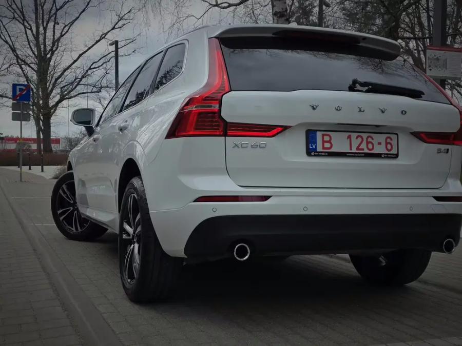 White Volvo XC60 2020 in Riga, with an engine capacity of 2.00 L and mileage of 223 thousand km for 19300 €, photo 32 on AUTOMOTO.COM.LV