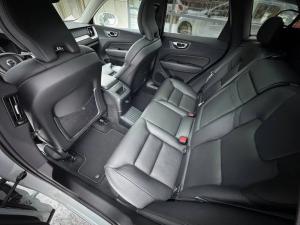 Balts Volvo XC60 2020 Rīga, ar dzinēja tilpumu 2.00 L un nobraukumu 54 tūkst. km par 21200 €, foto 13 vietnē AUTOMOTO.COM.LV