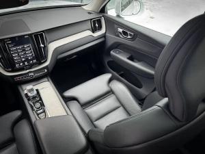 Balts Volvo XC60 2020 Rīga, ar dzinēja tilpumu 2.00 L un nobraukumu 54 tūkst. km par 21200 €, foto 15 vietnē AUTOMOTO.COM.LV