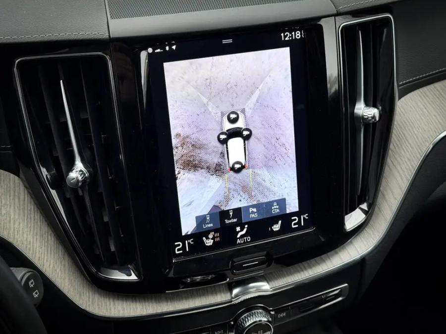Balts Volvo XC60 2020 Rīga, ar dzinēja tilpumu 2.00 L un nobraukumu 54 tūkst. km par 21200 €, foto 18 vietnē AUTOMOTO.COM.LV