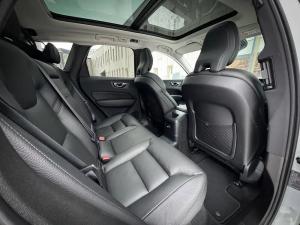 Balts Volvo XC60 2020 Rīga, ar dzinēja tilpumu 2.00 L un nobraukumu 54 tūkst. km par 21200 €, foto 25 vietnē AUTOMOTO.COM.LV