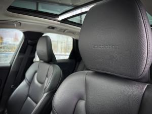 Balts Volvo XC60 2020 Rīga, ar dzinēja tilpumu 2.00 L un nobraukumu 54 tūkst. km par 21200 €, foto 32 vietnē AUTOMOTO.COM.LV