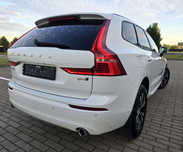 White Volvo XC60 2020 in Panevezys, with an engine capacity of 1.97 L and mileage of 47 thousand km for 24999 €, photo 2 on AUTOMOTO.COM.LV
