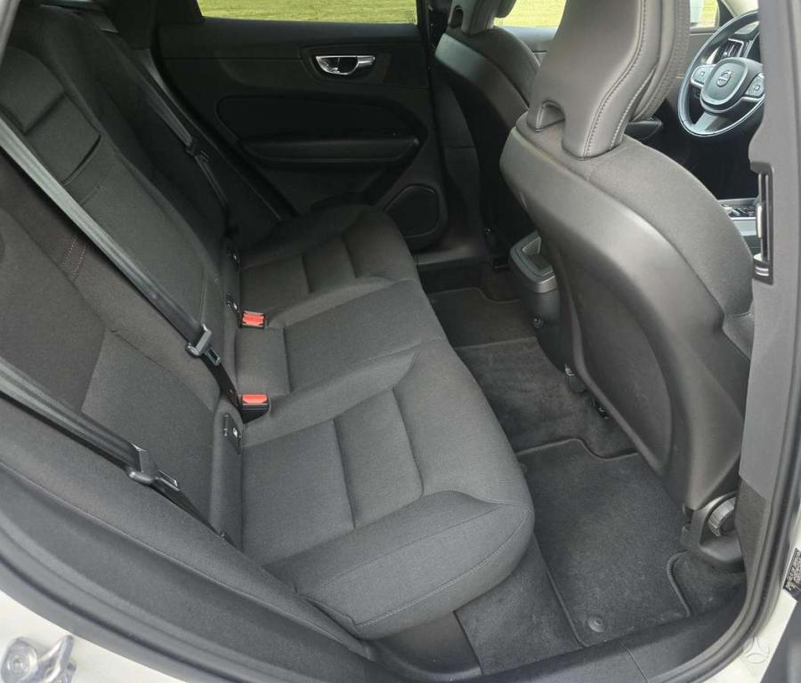 Balts Volvo XC60 2020 Panevēža, ar dzinēja tilpumu 1.97 L un nobraukumu 47 tūkst. km par 24999 €, foto 14 vietnē AUTOMOTO.COM.LV