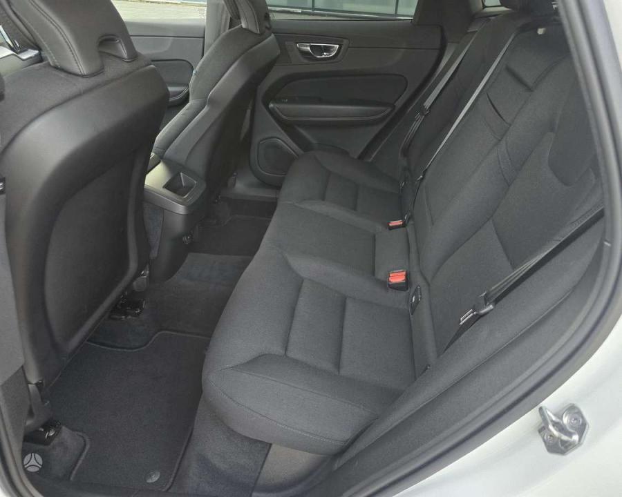 Balts Volvo XC60 2020 Panevēža, ar dzinēja tilpumu 1.97 L un nobraukumu 47 tūkst. km par 24999 €, foto 16 vietnē AUTOMOTO.COM.LV