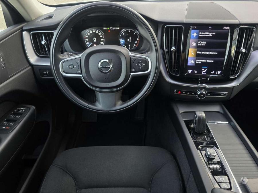 Balts Volvo XC60 2020 Panevēža, ar dzinēja tilpumu 1.97 L un nobraukumu 47 tūkst. km par 24999 €, foto 19 vietnē AUTOMOTO.COM.LV