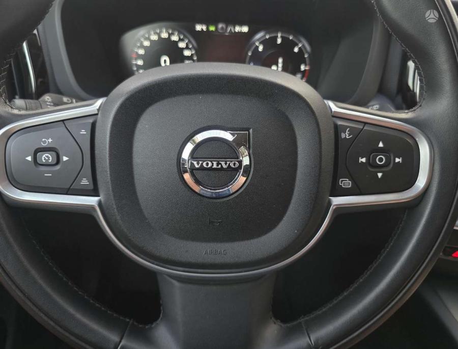 Balts Volvo XC60 2020 Panevēža, ar dzinēja tilpumu 1.97 L un nobraukumu 47 tūkst. km par 24999 €, foto 20 vietnē AUTOMOTO.COM.LV