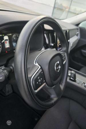Balts Volvo XC60 2020 Panevēža, ar dzinēja tilpumu 1.97 L un nobraukumu 47 tūkst. km par 24999 €, foto 21 vietnē AUTOMOTO.COM.LV