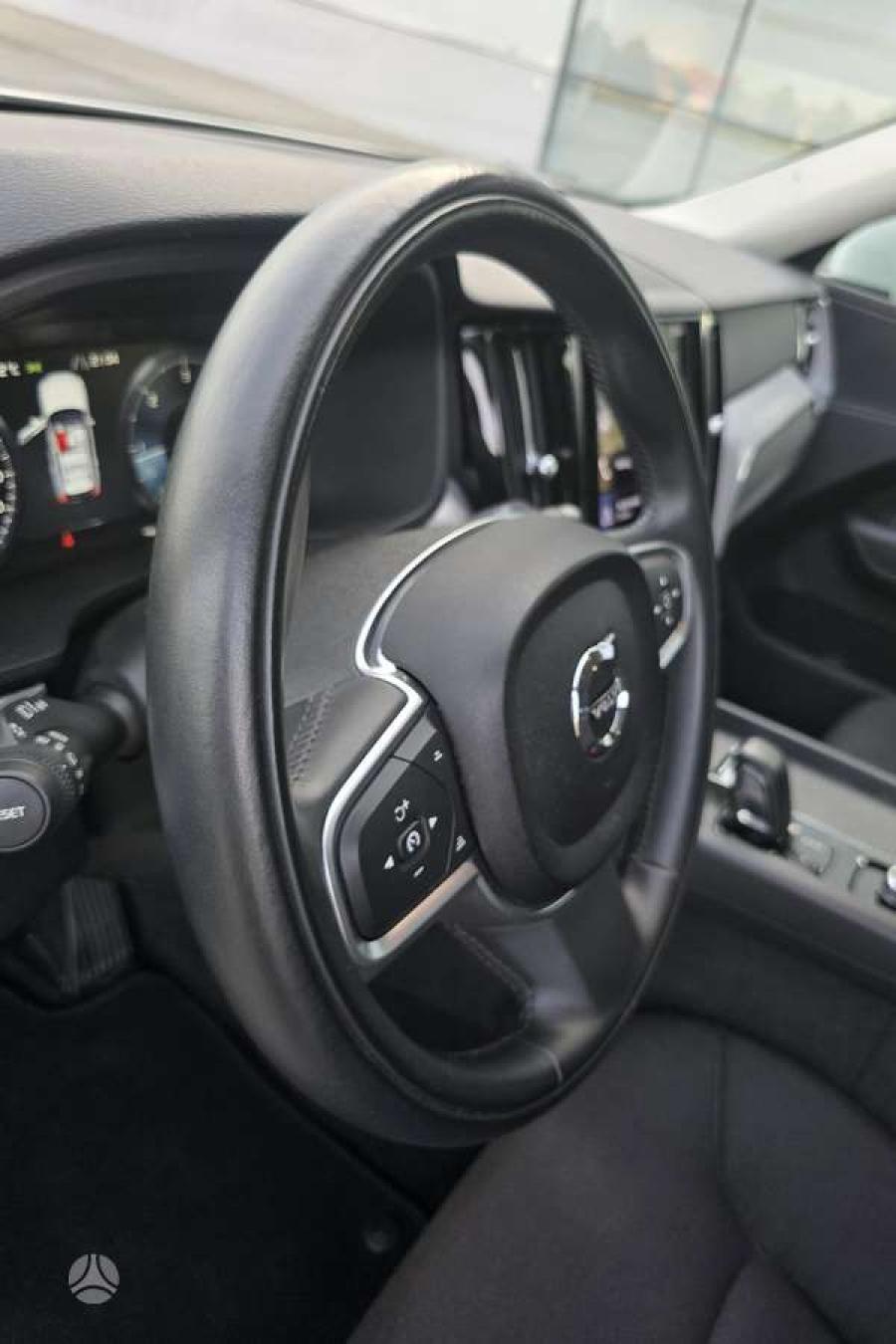 Balts Volvo XC60 2020 Panevēža, ar dzinēja tilpumu 1.97 L un nobraukumu 47 tūkst. km par 24999 €, foto 21 vietnē AUTOMOTO.COM.LV