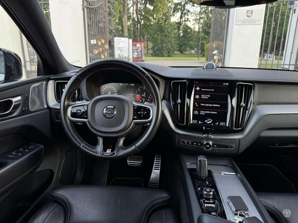 Balts Volvo XC60 2020 Viļņa, ar dzinēja tilpumu 1.97 L un nobraukumu 215 tūkst. km par 24650 €, foto 4 vietnē AUTOMOTO.COM.LV