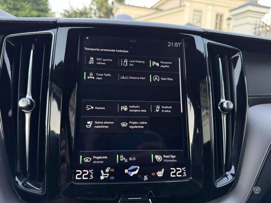Белый Вольво ХС60 2020 в Вильнюс, объемом двигателя 1.97 л и пробегом 215 тыс. км за 24650 €, фото 12 на AUTOMOTO.COM.LV