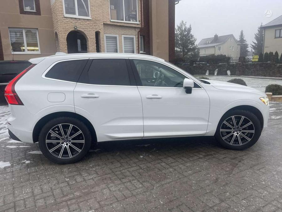 White Volvo XC60 2020 in Vilnius, with an engine capacity of 1.97 L and mileage of 75 thousand km for 26000 €, photo 8 on AUTOMOTO.COM.LV