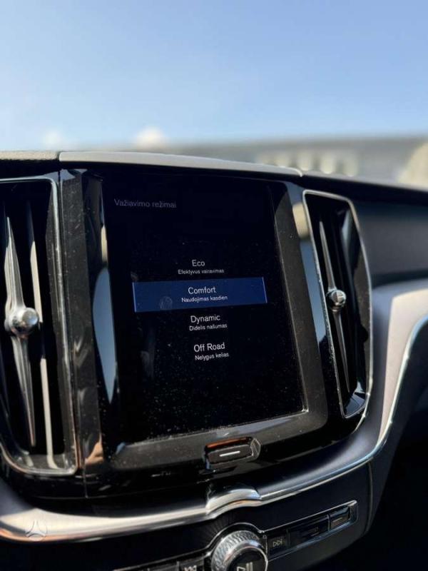Balts Volvo XC60 2020 Kauņa, ar dzinēja tilpumu 1.97 L un nobraukumu 197 tūkst. km par 21499 €, foto 10 vietnē AUTOMOTO.COM.LV