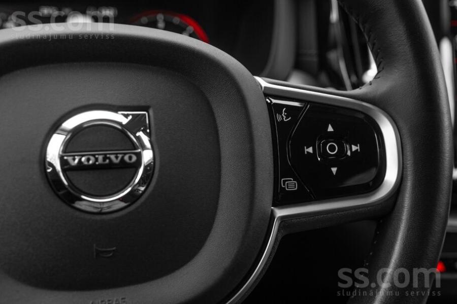 White Volvo XC60 2020 in Riga, with an engine capacity of 2.00 L and mileage of 0 thousand km for 18990 €, photo 22 on AUTOMOTO.COM.LV
