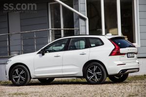 White Volvo XC60 2020 in Tukums, with an engine capacity of 2.00 L and mileage of 85 thousand km for 27800 €, photo 4 on AUTOMOTO.COM.LV