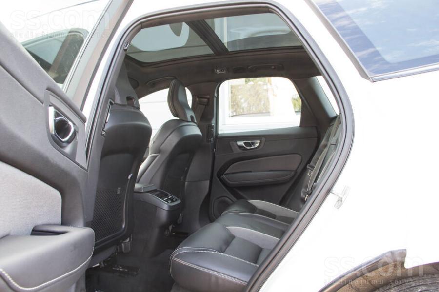White Volvo XC60 2020 in Tukums, with an engine capacity of 2.00 L and mileage of 85 thousand km for 27800 €, photo 12 on AUTOMOTO.COM.LV