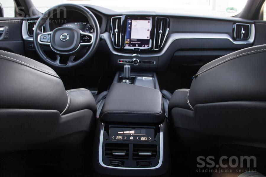 White Volvo XC60 2020 in Tukums, with an engine capacity of 2.00 L and mileage of 85 thousand km for 27800 €, photo 13 on AUTOMOTO.COM.LV
