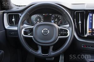 White Volvo XC60 2020 in Tukums, with an engine capacity of 2.00 L and mileage of 85 thousand km for 27800 €, photo 14 on AUTOMOTO.COM.LV