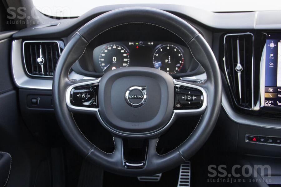 White Volvo XC60 2020 in Tukums, with an engine capacity of 2.00 L and mileage of 85 thousand km for 27800 €, photo 14 on AUTOMOTO.COM.LV