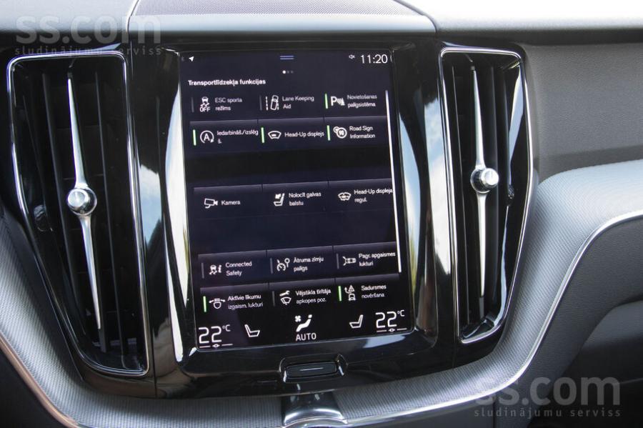 White Volvo XC60 2020 in Tukums, with an engine capacity of 2.00 L and mileage of 85 thousand km for 27800 €, photo 24 on AUTOMOTO.COM.LV
