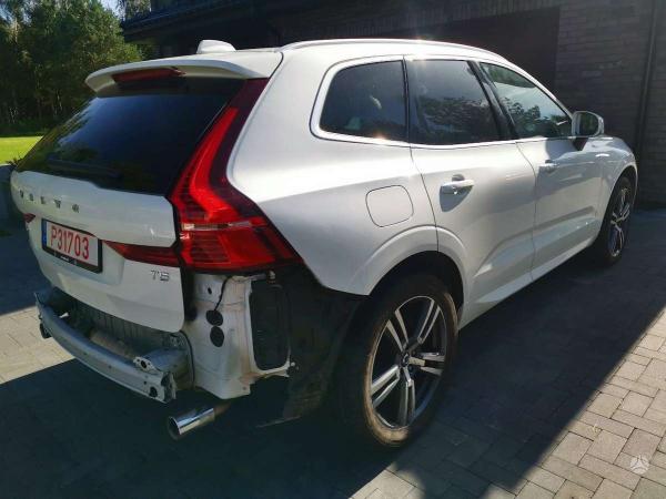 Balts Volvo XC60 2020 Viļņa, ar dzinēja tilpumu 2.00 L un nobraukumu 116 tūkst. km par 15900 €, foto 6 vietnē AUTOMOTO.COM.LV