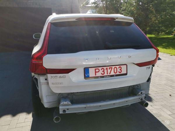 Balts Volvo XC60 2020 Viļņa, ar dzinēja tilpumu 2.00 L un nobraukumu 116 tūkst. km par 15900 €, foto 7 vietnē AUTOMOTO.COM.LV
