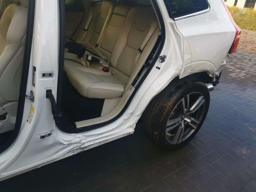 Balts Volvo XC60 2020 Viļņa, ar dzinēja tilpumu 2.00 L un nobraukumu 116 tūkst. km par 15900 €, foto 10 vietnē AUTOMOTO.COM.LV
