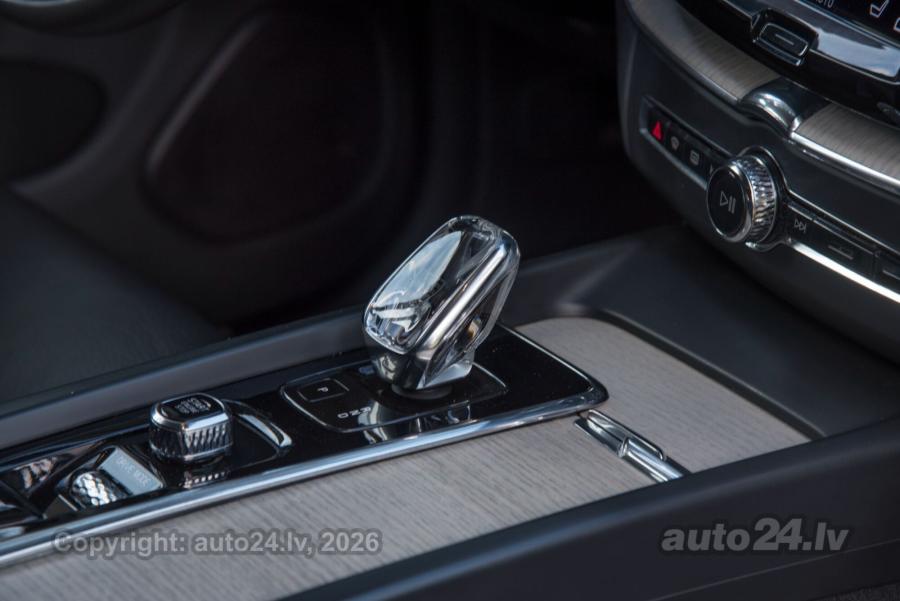 Balts Volvo XC60 2020 Pērnava, ar dzinēja tilpumu 2.00 L un nobraukumu 223 tūkst. km par 23499 €, foto 13 vietnē AUTOMOTO.COM.LV