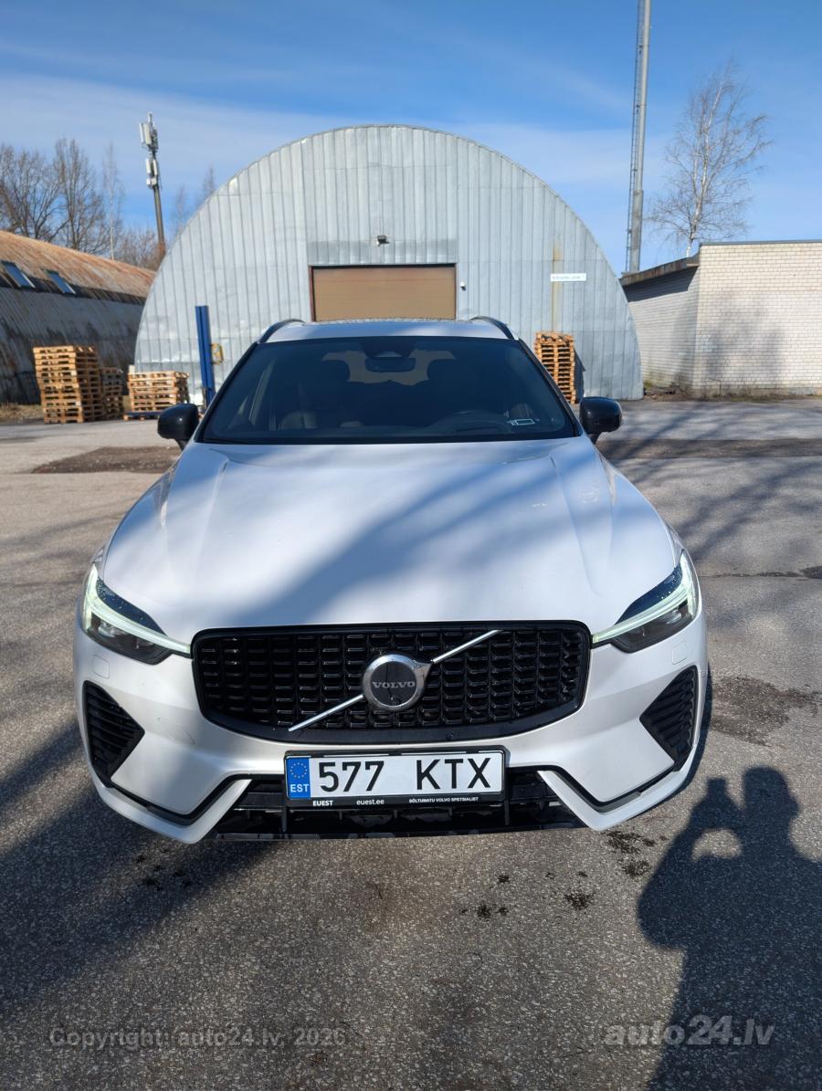 White Volvo XC60 2021 in Tallinn, with an engine capacity of 2.00 L and mileage of 65 thousand km for 36990 €, photo 1 on AUTOMOTO.COM.LV