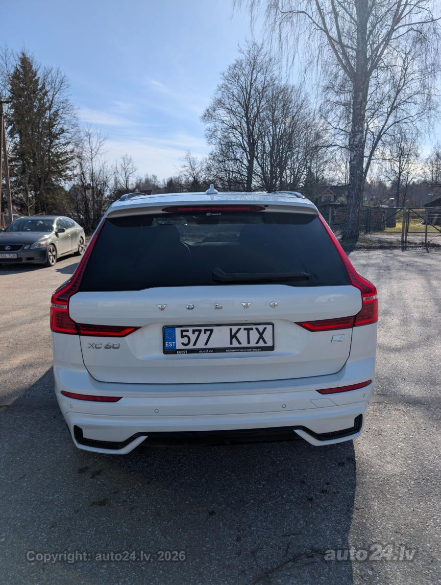 White Volvo XC60 2021 in Tallinn, with an engine capacity of 2.00 L and mileage of 65 thousand km for 36990 €, photo 5 on AUTOMOTO.COM.LV