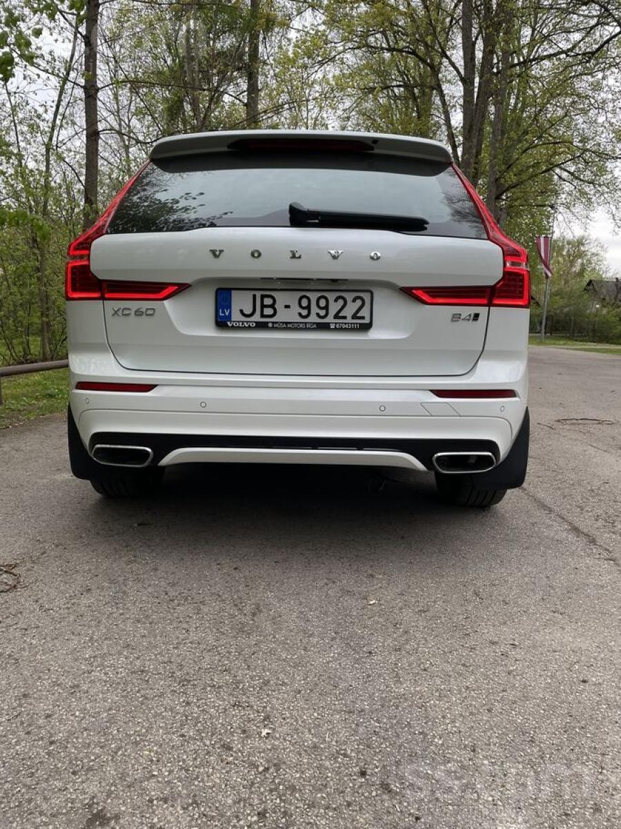 Balts Volvo XC60 2021 Bauska, ar dzinēja tilpumu 2.00 L un nobraukumu 95 tūkst. km par 33000 €, foto 3 vietnē AUTOMOTO.COM.LV