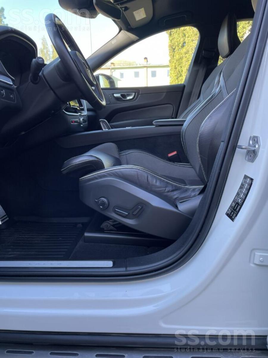 Balts Volvo XC60 2021 Bauska, ar dzinēja tilpumu 2.00 L un nobraukumu 95 tūkst. km par 33000 €, foto 12 vietnē AUTOMOTO.COM.LV