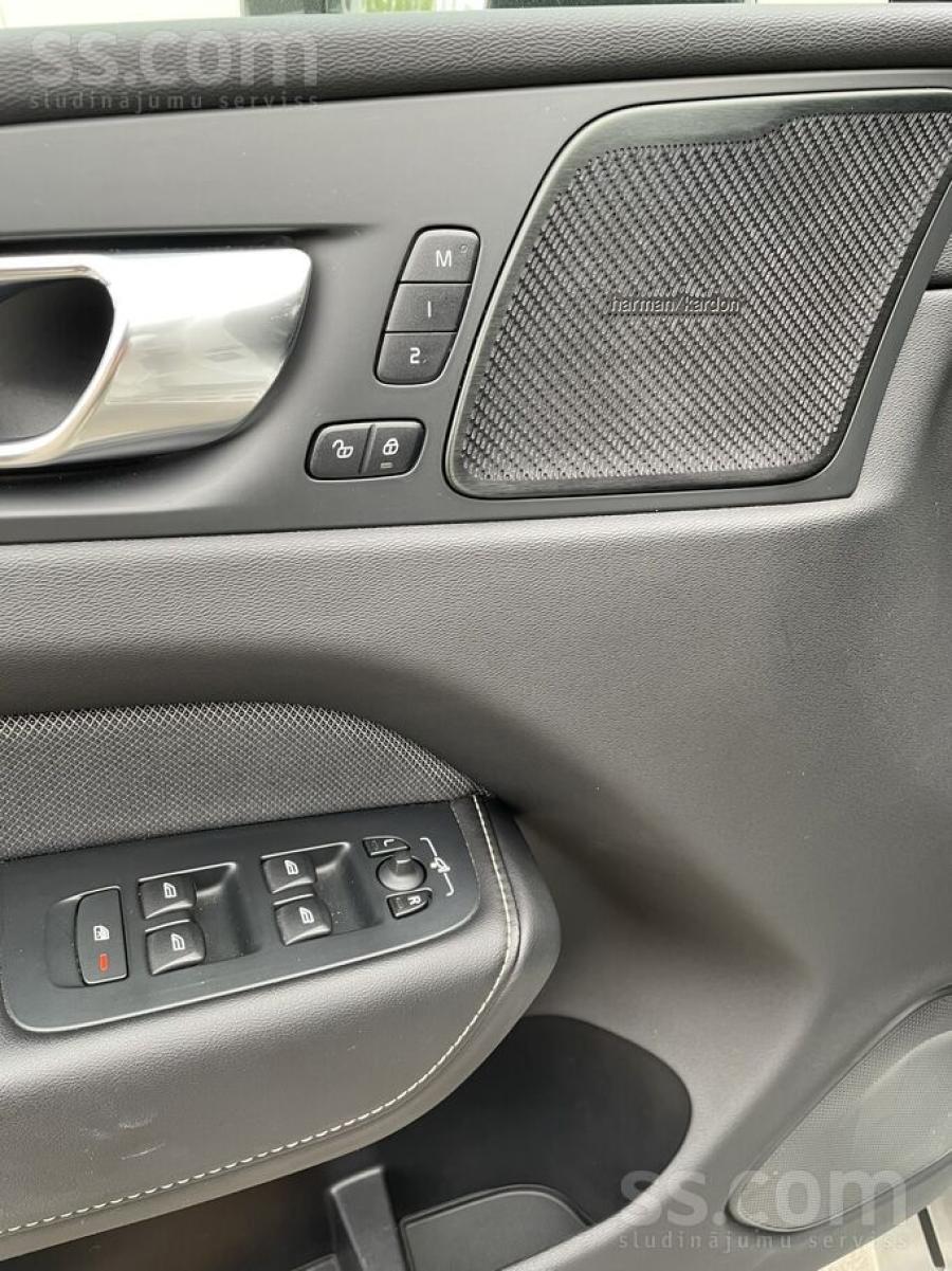Balts Volvo XC60 2021 Bauska, ar dzinēja tilpumu 2.00 L un nobraukumu 95 tūkst. km par 33000 €, foto 22 vietnē AUTOMOTO.COM.LV