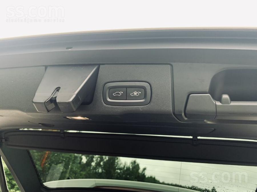 Balts Volvo XC60 2021 Rīga, ar dzinēja tilpumu 2.00 L un nobraukumu 114 tūkst. km par 31450 €, foto 12 vietnē AUTOMOTO.COM.LV