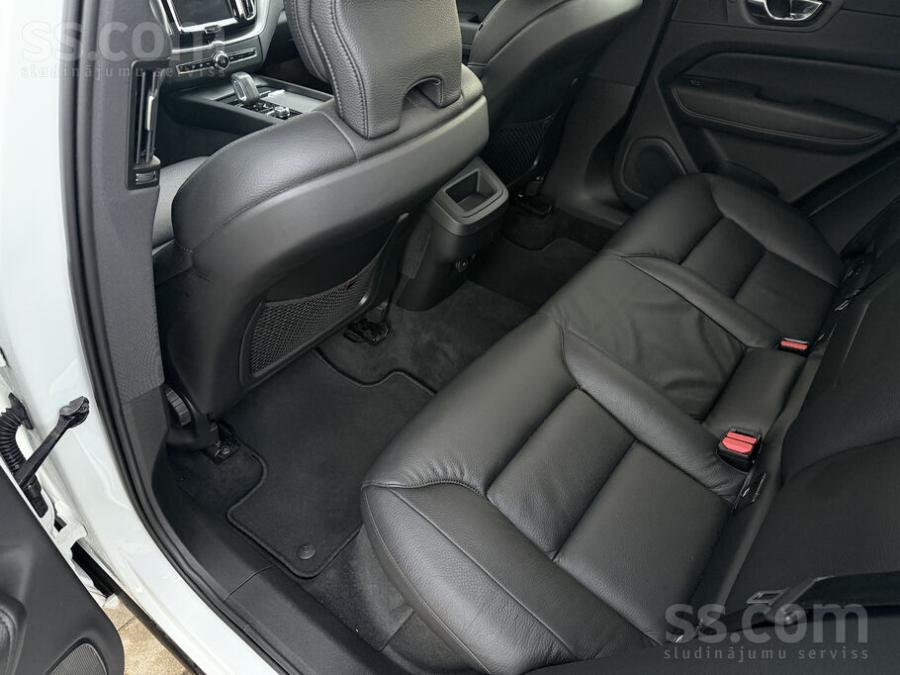 Balts Volvo XC60 2021 Rīga, ar dzinēja tilpumu 2.00 L un nobraukumu 127 tūkst. km par 28550 €, foto 11 vietnē AUTOMOTO.COM.LV