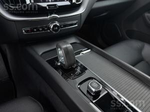 Balts Volvo XC60 2021 Rīga, ar dzinēja tilpumu 2.00 L un nobraukumu 127 tūkst. km par 28550 €, foto 20 vietnē AUTOMOTO.COM.LV