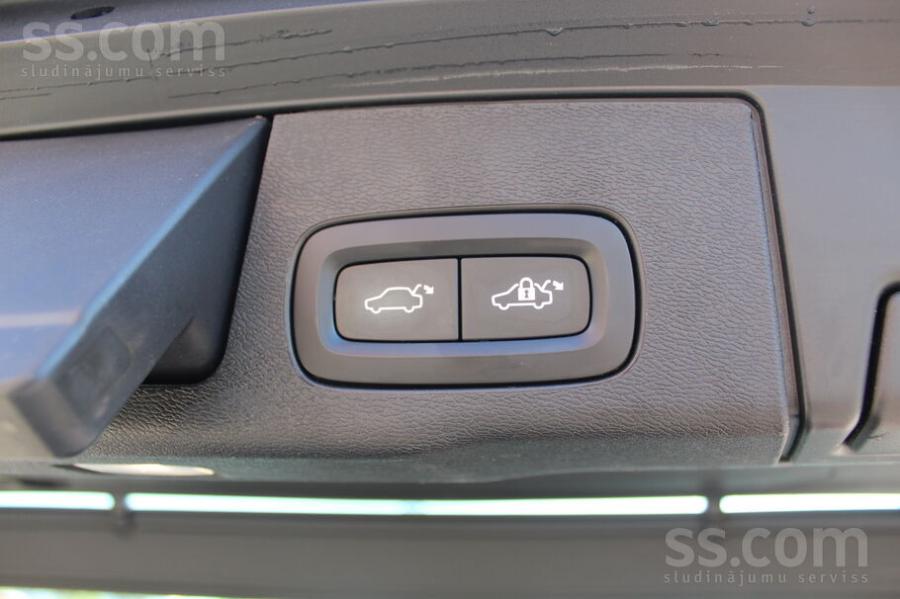Balts Volvo XC60 2021 Liepāja, ar dzinēja tilpumu 2.00 L un nobraukumu 120 tūkst. km par 28500 €, foto 8 vietnē AUTOMOTO.COM.LV