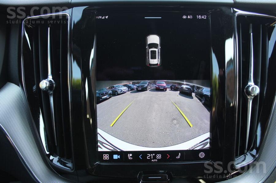 Balts Volvo XC60 2021 Liepāja, ar dzinēja tilpumu 2.00 L un nobraukumu 120 tūkst. km par 28500 €, foto 18 vietnē AUTOMOTO.COM.LV