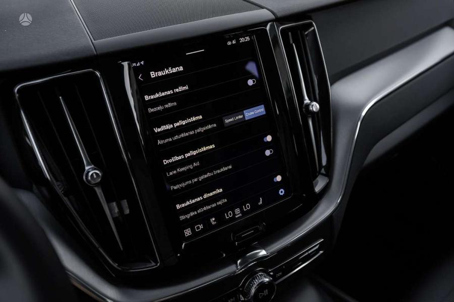 Balts Volvo XC60 2021 Jelgava, ar dzinēja tilpumu 1.97 L un nobraukumu 248 tūkst. km par 20200 €, foto 16 vietnē AUTOMOTO.COM.LV