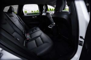 Balts Volvo XC60 2021 Jelgava, ar dzinēja tilpumu 1.97 L un nobraukumu 248 tūkst. km par 20200 €, foto 22 vietnē AUTOMOTO.COM.LV