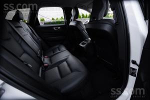 White Volvo XC60 2021 in Riga, with an engine capacity of 2.00 L and mileage of 0 thousand km for 21200 €, photo 8 on AUTOMOTO.COM.LV