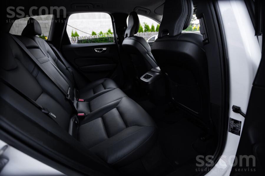White Volvo XC60 2021 in Riga, with an engine capacity of 2.00 L and mileage of 0 thousand km for 21200 €, photo 8 on AUTOMOTO.COM.LV