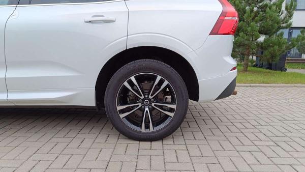Volvo XC60 2021 in Klaipeda on AUTOMOTO.COM.LV White Volvo XC60 2021 in Klaipeda, with an engine capacity of 2.00 L and mileage of 90 thousand km for 22000 €, photo 9 on AUTOMOTO.COM.LV