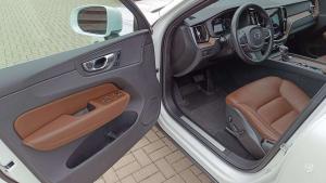 White Volvo XC60 2021 in Klaipeda, with an engine capacity of 2.00 L and mileage of 90 thousand km for 22000 €, photo 20 on AUTOMOTO.COM.LV