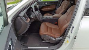 White Volvo XC60 2021 in Klaipeda, with an engine capacity of 2.00 L and mileage of 90 thousand km for 22000 €, photo 23 on AUTOMOTO.COM.LV