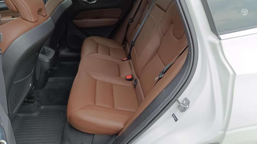 White Volvo XC60 2021 in Klaipeda, with an engine capacity of 2.00 L and mileage of 90 thousand km for 22000 €, photo 59 on AUTOMOTO.COM.LV