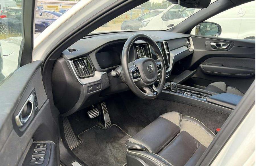 Balts Volvo XC60 2021 Kauņa, ar dzinēja tilpumu 1.97 L un nobraukumu 117 tūkst. km par 20900 €, foto 6 vietnē AUTOMOTO.COM.LV