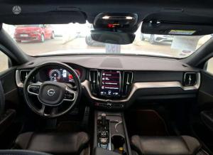 White Volvo XC60 2021 in Vilnius, with an engine capacity of 1.97 L and mileage of 167 thousand km for 29990 €, photo 6 on AUTOMOTO.COM.LV